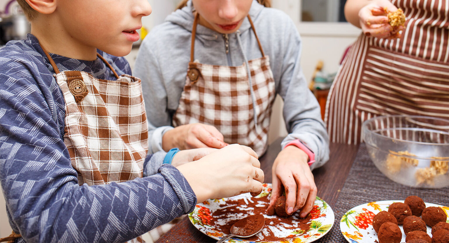 5 doces saudáveis para fazer com as crianças em casa | It's Cool